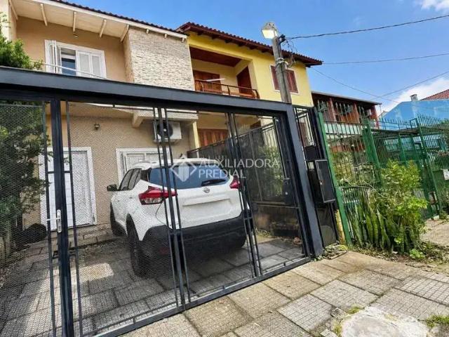 Casa / Sobrado para Venda em Porto Alegre/RS Hípica 3 Quartos