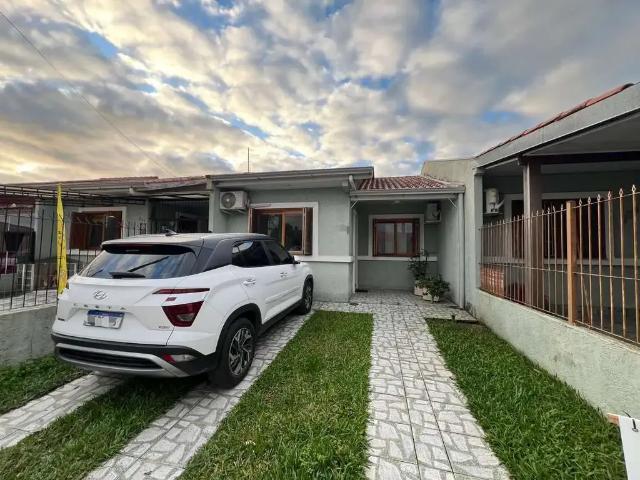 Casa / Sobrado para Venda em Porto Alegre/RS Hípica 3 Quartos