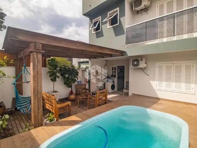 Casa / Sobrado para Venda em Porto Alegre/RS Hípica 3 Quartos