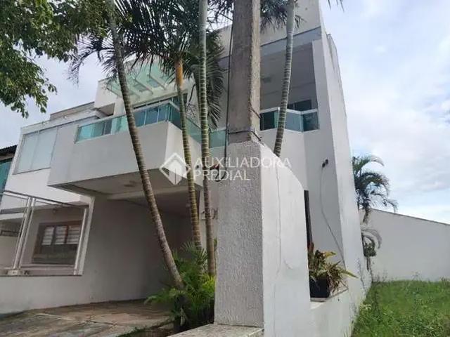 Casa / Sobrado para Venda em Porto Alegre/RS Hípica 3 Quartos
