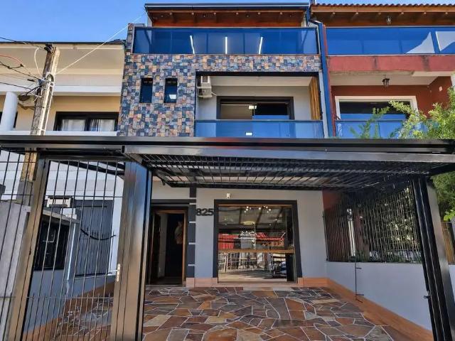 Casa / Sobrado para Venda em Porto Alegre/RS Hípica 3 Quartos