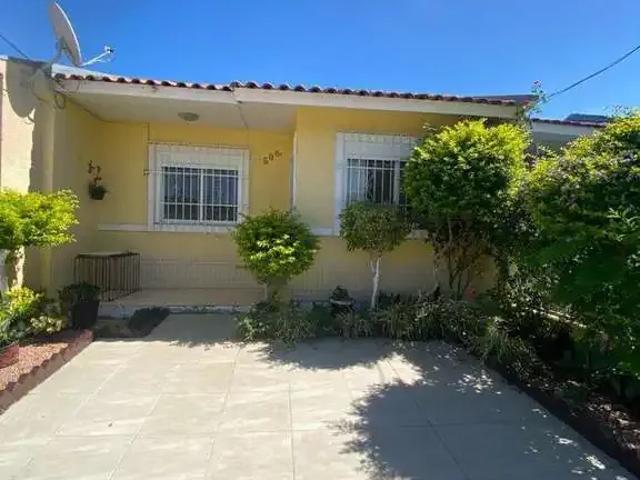 Casa / Sobrado para Venda em Porto Alegre/RS Hípica 3 Quartos