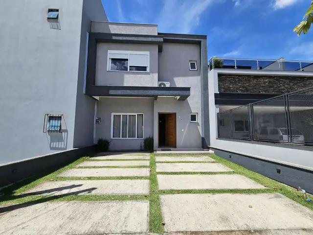 Casa / Sobrado para Venda em Porto Alegre/RS Hípica 3 Quartos
