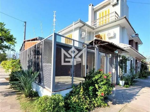 Casa / Sobrado para Venda em Porto Alegre/RS Hípica 3 Quartos