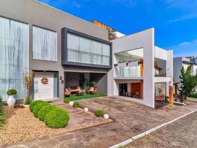 Casa / Sobrado para Venda em Porto Alegre/RS Hípica 3 Quartos