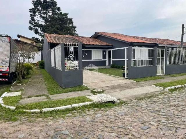 Casa / Sobrado para Venda em Porto Alegre/RS Hípica 3 Quartos