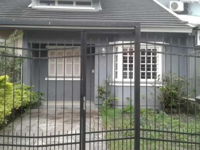 Casa / Sobrado para Venda em Porto Alegre/RS Hípica 3 Quartos