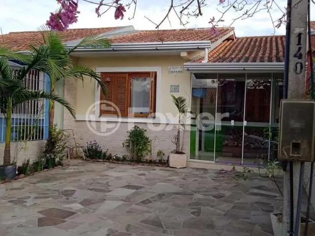 Casa / Sobrado para Venda em Porto Alegre/RS Hípica 3 Quartos