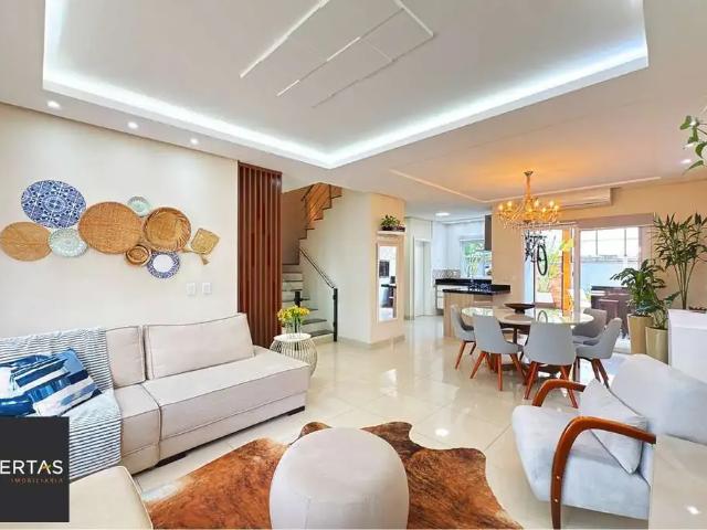 Casa / Sobrado para Venda em Porto Alegre/RS Hípica 3 Quartos