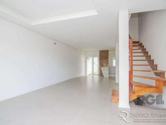 Casa / Sobrado para Venda em Porto Alegre/RS Hípica 3 Quartos