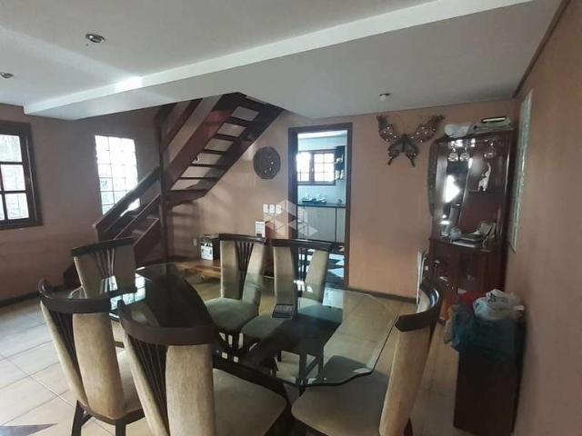 Casa / Sobrado para Venda em Porto Alegre/RS Hípica 3 Quartos