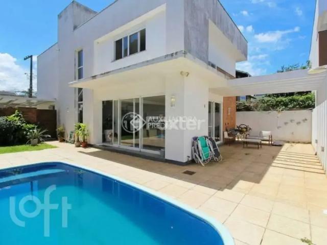 Casa / Sobrado para Venda em Porto Alegre/RS Hípica 3 Quartos