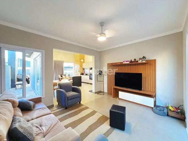 Casa / Sobrado para Venda em Porto Alegre/RS Hípica 3 Quartos
