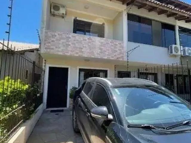 Casa / Sobrado para Venda em Porto Alegre/RS Hípica 3 Quartos