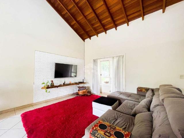 Casa / Sobrado para Venda em Porto Alegre/RS Hípica 3 Quartos