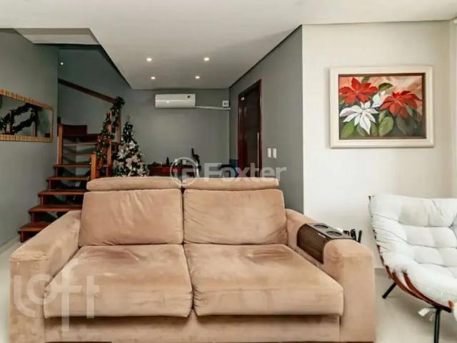 Casa / Sobrado para Venda em Porto Alegre/RS Hípica 3 Quartos