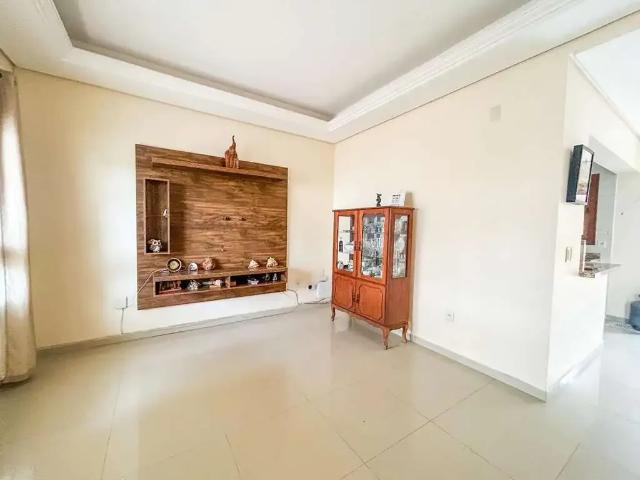 Casa / Sobrado para Venda em Porto Alegre/RS Hípica 3 Quartos