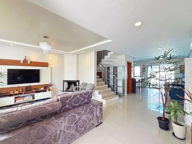 Casa / Sobrado para Venda em Porto Alegre/RS Hípica 3 Quartos