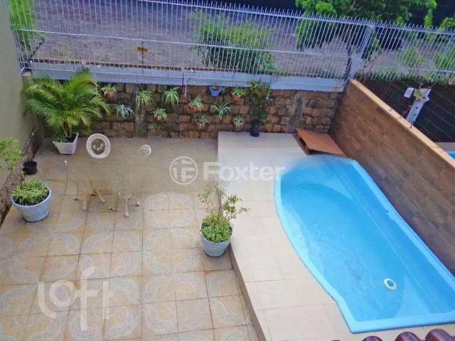 Casa / Sobrado para Venda em Porto Alegre/RS Hípica 3 Quartos