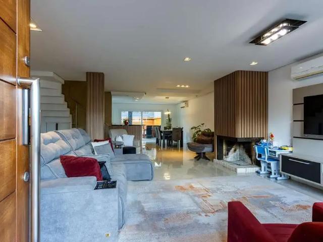 Casa / Sobrado para Venda em Porto Alegre/RS Hípica 3 Quartos