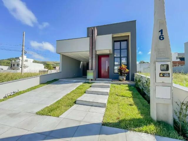 Casa / Sobrado para Venda em Porto Alegre/RS Hípica 3 Quartos