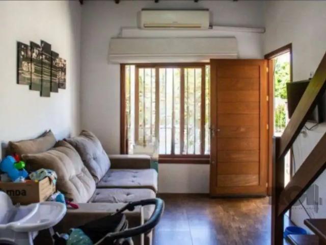 Casa / Sobrado para Venda em Porto Alegre/RS Hípica 3 Quartos