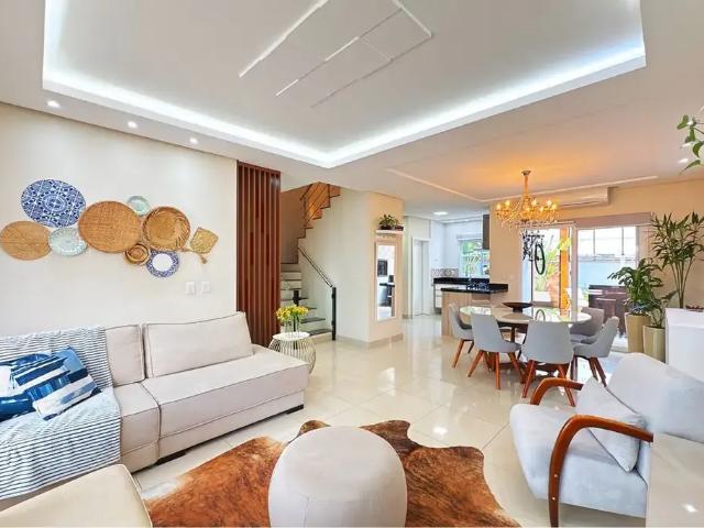 Casa / Sobrado para Venda em Porto Alegre/RS Hípica 3 Quartos