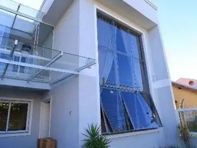 Casa / Sobrado para Venda em Porto Alegre/RS Hípica 3 Quartos
