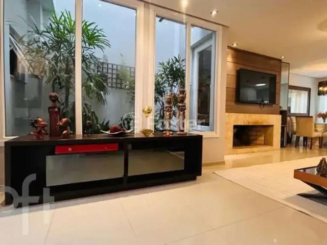 Casa / Sobrado para Venda em Porto Alegre/RS Hípica 3 Quartos