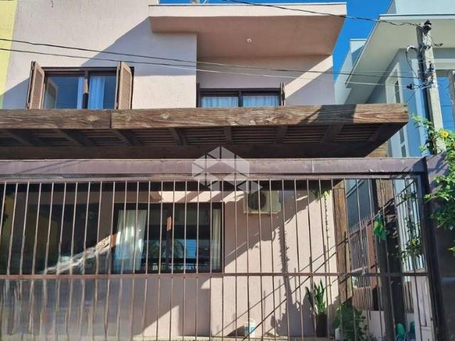 Casa / Sobrado para Venda em Porto Alegre/RS Hípica 3 Quartos