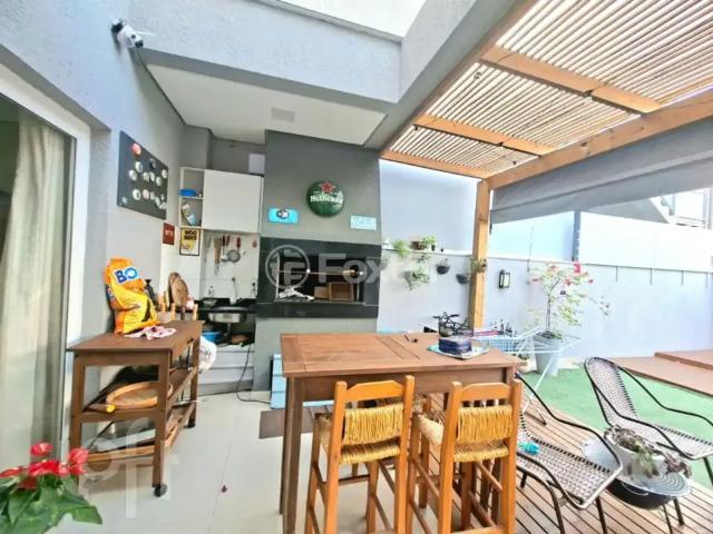 Casa / Sobrado para Venda em Porto Alegre/RS Hípica 3 Quartos