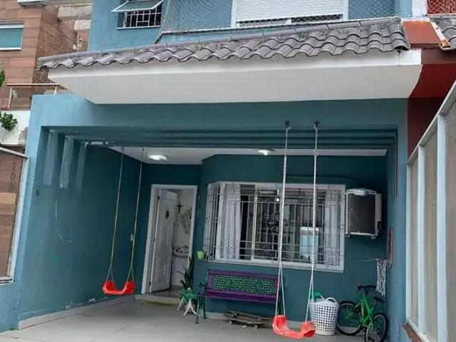 Casa / Sobrado para Venda em Porto Alegre/RS Hípica 3 Quartos