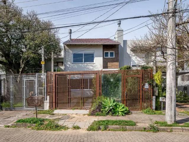 Casa / Sobrado para Venda em Porto Alegre/RS Hípica 3 Quartos