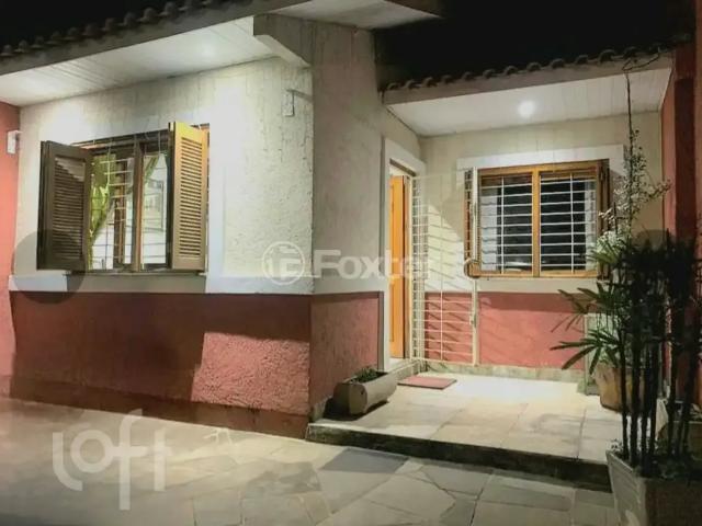 Casa / Sobrado para Venda em Porto Alegre/RS Hípica 3 Quartos