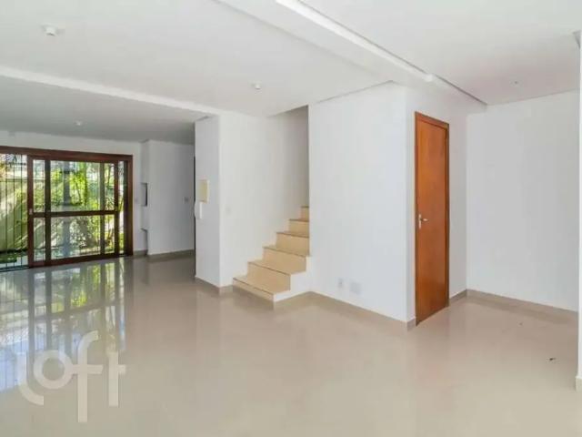 Casa / Sobrado para Venda em Porto Alegre/RS Hípica 3 Quartos