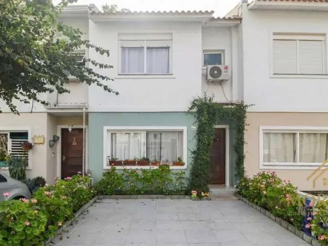Casa / Sobrado para Venda em Porto Alegre/RS Hípica 3 Quartos