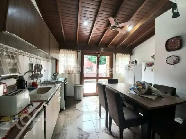 Casa / Sobrado para Venda em Porto Alegre/RS Hípica 3 Quartos