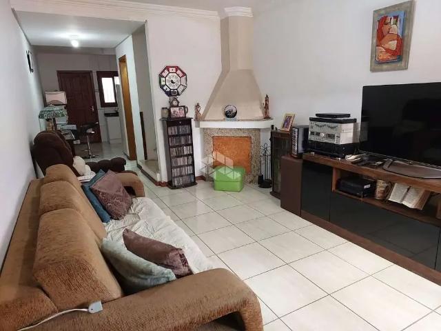 Casa / Sobrado para Venda em Porto Alegre/RS Hípica 3 Quartos