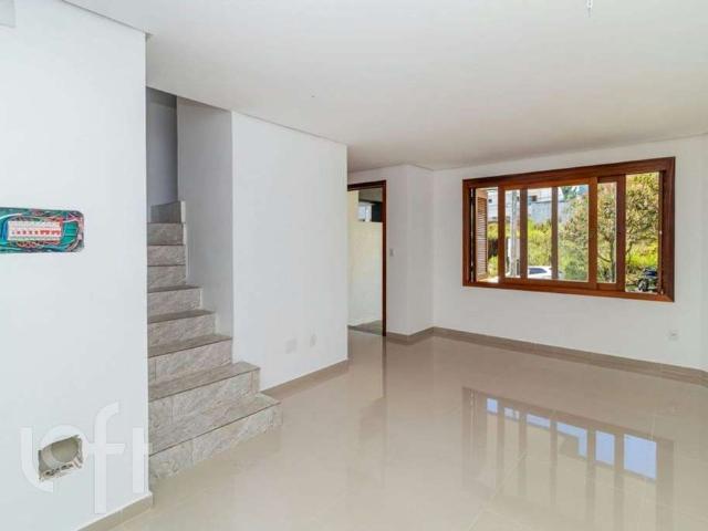 Casa / Sobrado para Venda em Porto Alegre/RS Hípica 3 Quartos