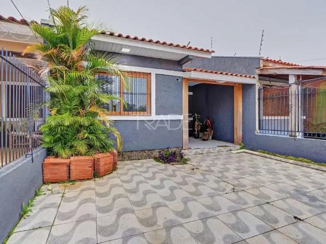 Casa / Sobrado para Venda em Porto Alegre/RS Hípica 3 Quartos