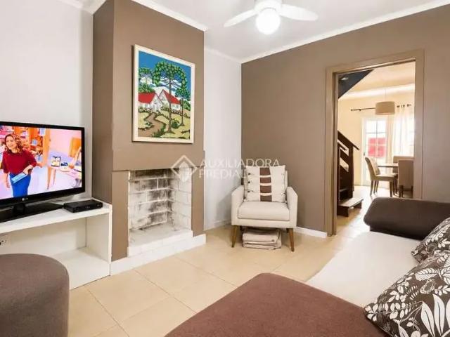 Casa / Sobrado para Venda em Porto Alegre/RS Hípica 3 Quartos