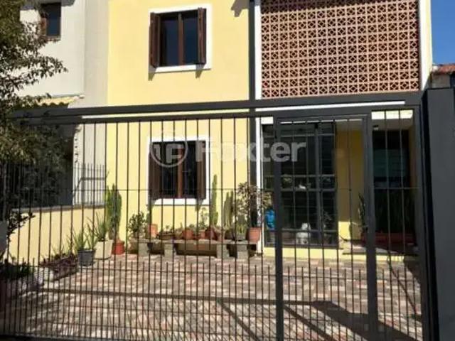 Casa / Sobrado para Venda em Porto Alegre/RS Hípica 3 Quartos