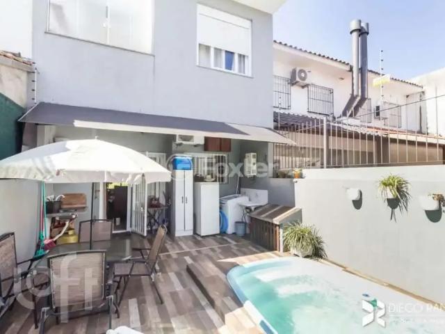 Casa / Sobrado para Venda em Porto Alegre/RS Hípica 3 Quartos