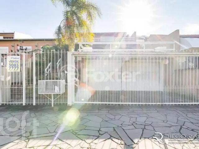 Casa / Sobrado para Venda em Porto Alegre/RS Hípica 3 Quartos