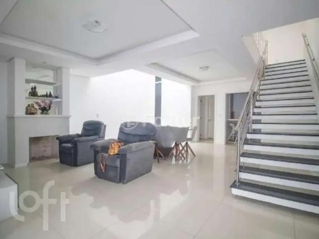 Casa / Sobrado para Venda em Porto Alegre/RS Hípica 3 Quartos