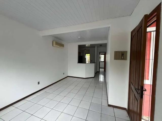 Casa / Sobrado para Venda em Porto Alegre/RS Hípica 3 Quartos