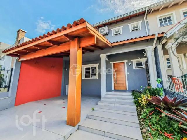 Casa / Sobrado para Venda em Porto Alegre/RS Hípica 3 Quartos