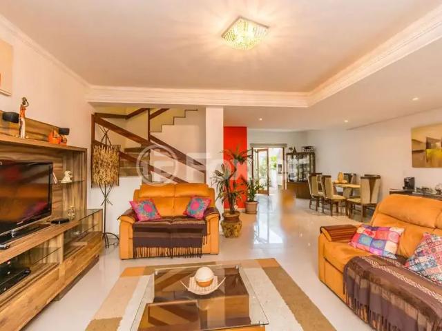 Casa / Sobrado para Venda em Porto Alegre/RS Hípica 3 Quartos
