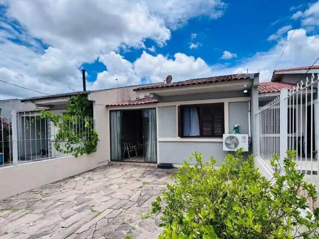 Casa / Sobrado para Venda em Porto Alegre/RS Hípica 3 Quartos