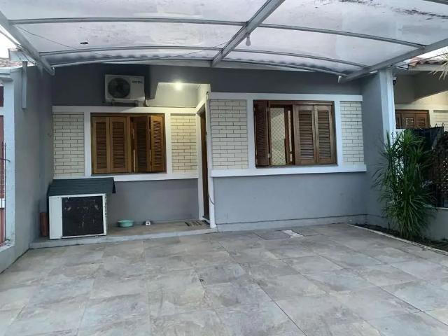 Casa / Sobrado para Venda em Porto Alegre/RS Hípica 3 Quartos